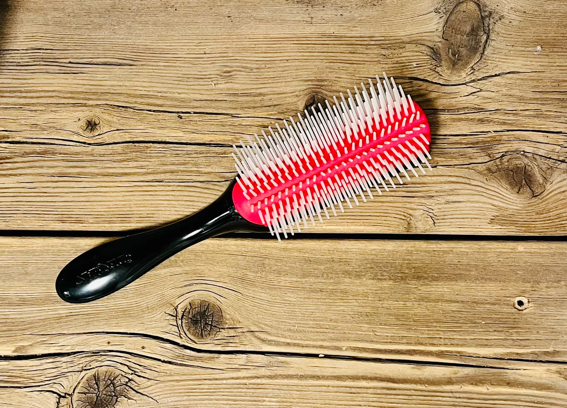 Denman Brush: Warum sie nicht die beste Bürste für Locken ist